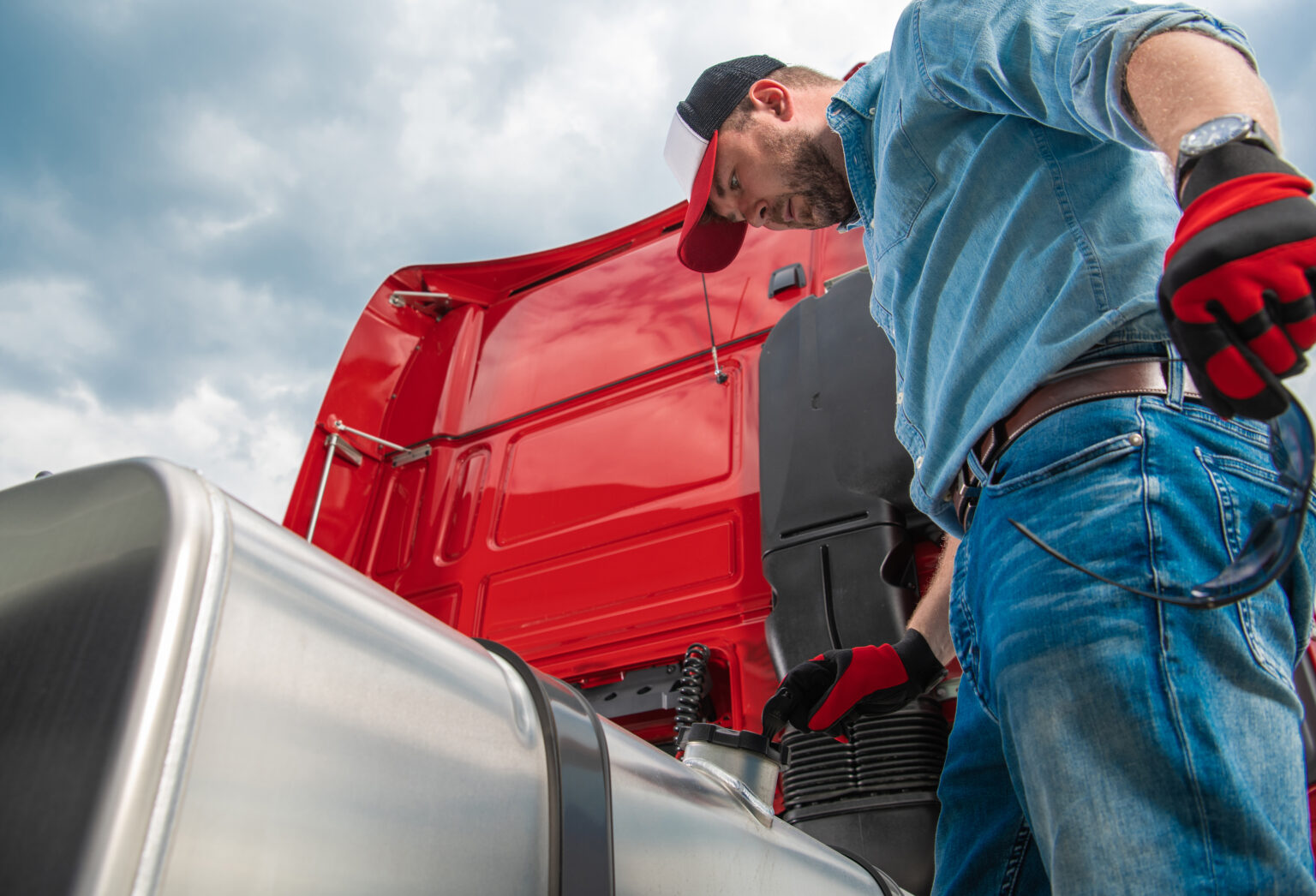 GPS Fuel Tracking: Prevent Fuel Theft & Monitor Fleets | Intangles